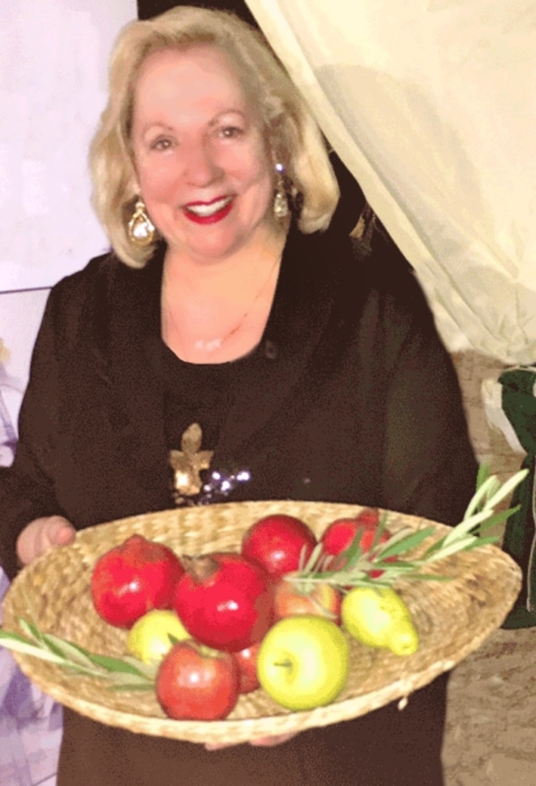 Christine Darg Succot 2020 fruit - JerusalemChannel.tv